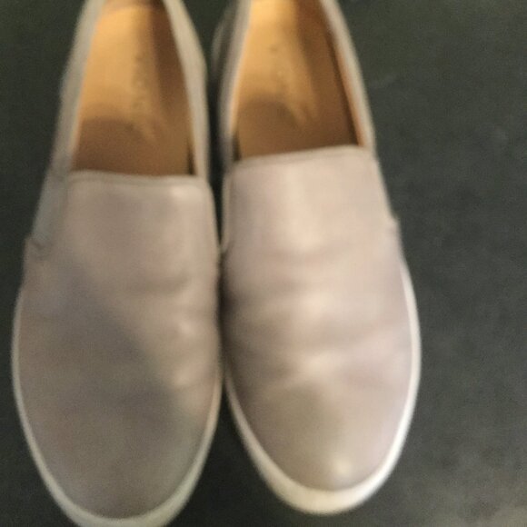 Vionic | Shoes | Vionic Gray Leather Shoes Size 75 Excellent Used ...